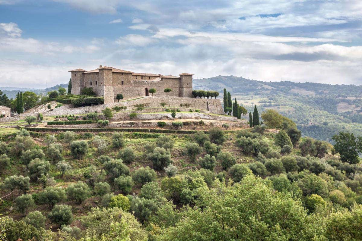 Cantine Aperte 2021: Castello di Montepò omaggia Dante Alighieri ...