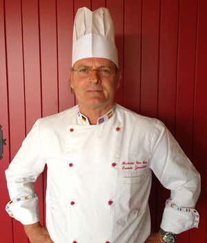 Ravioloni di tinca ripiena con burro di malga e formaggella di ...