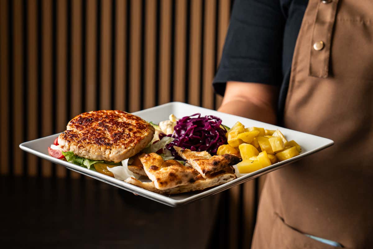 Giomà, con la pizza tonda la nuova vita di un'insegna storica al ...