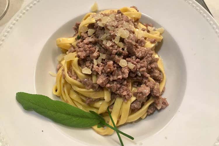 Intimo, grazioso e dal menu snello Winehouse spicca sulle colline di S ...