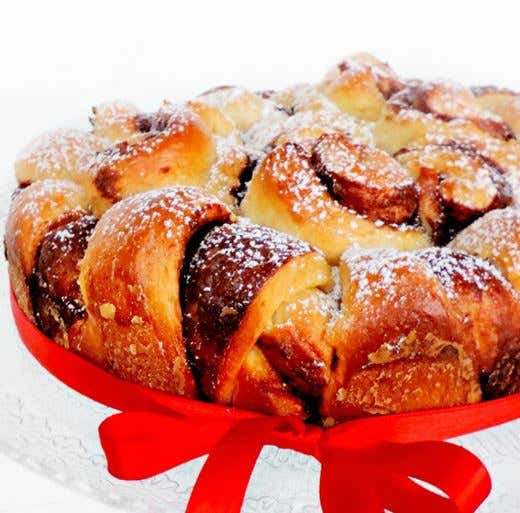 Nutella Rose Cake - Italia a Tavola