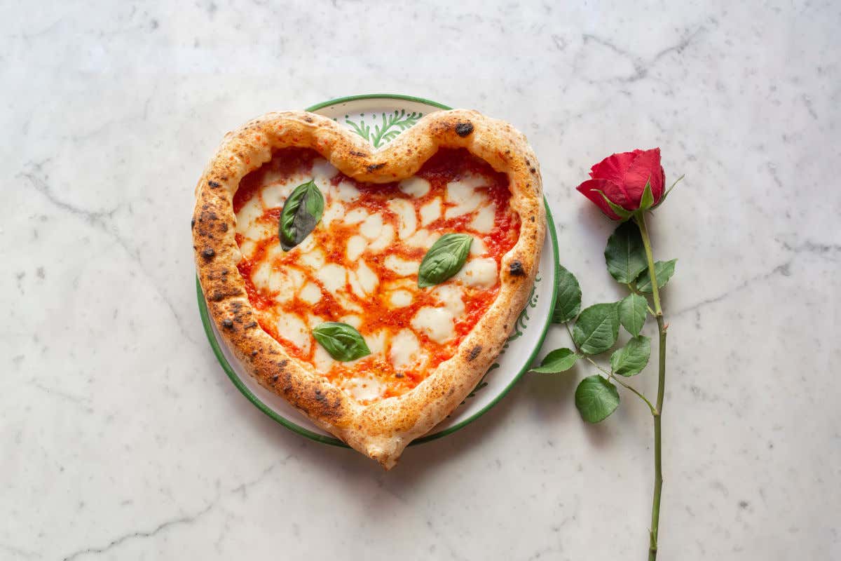 Nel giorno dell'amore pizze a forma di cuore da Pizzium e Crocca ...