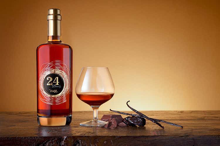 Brandy 24 Nuovo distillato di Villa Domizia - Italia a Tavola