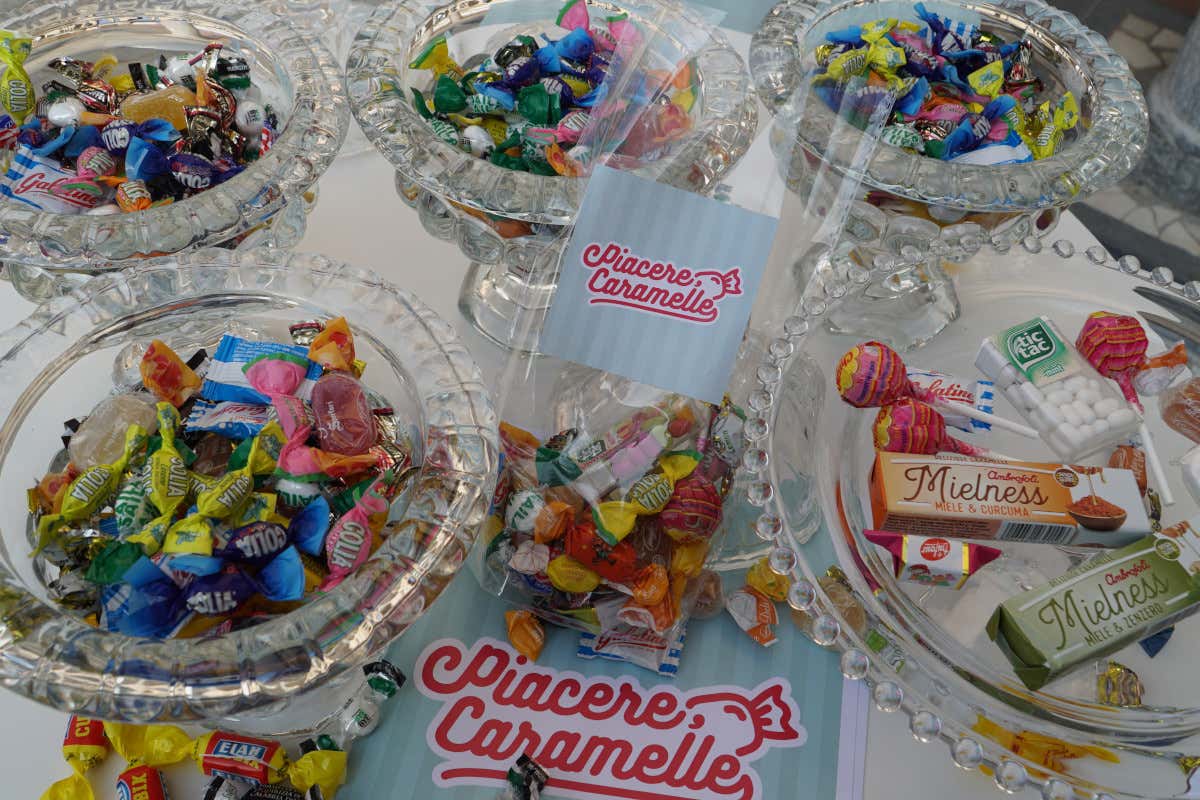 In viaggio, durante un film o con amici: le caramelle, un must per gli italiani - Italia a Tavola