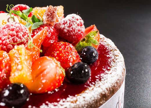 La pasticceria italiana sbarca in Malesia con il maestro Ampi Denis ...