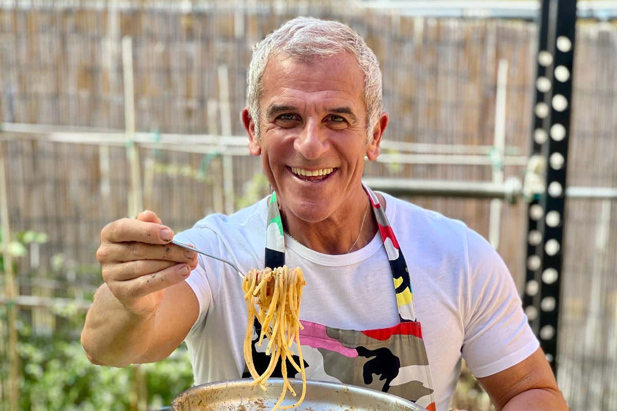 Max Mariola, il cuoco della porta accanto, da pelapatate a chef star ...