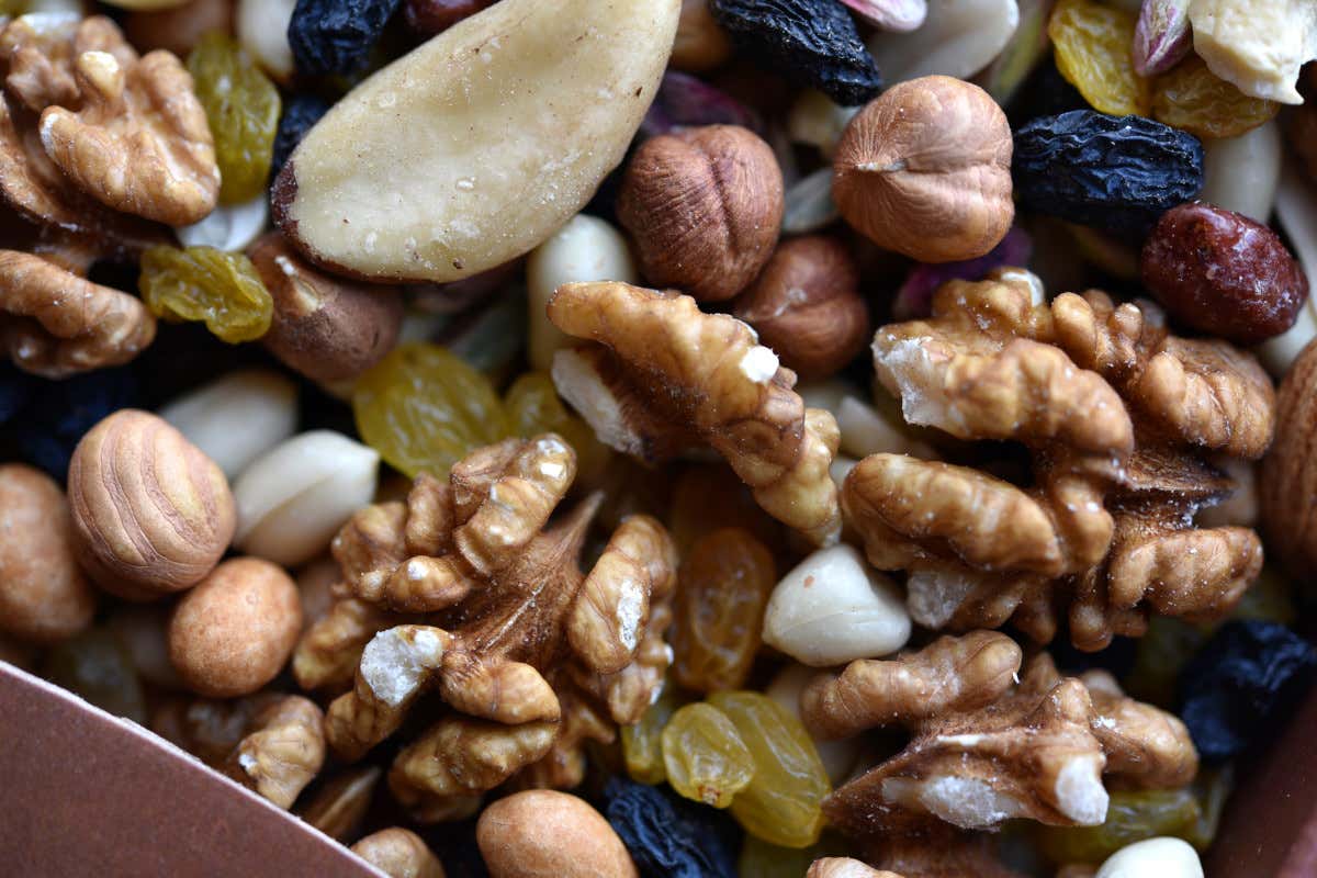 Salute cardiovascolare e umore: i benefici della frutta secca mista ...