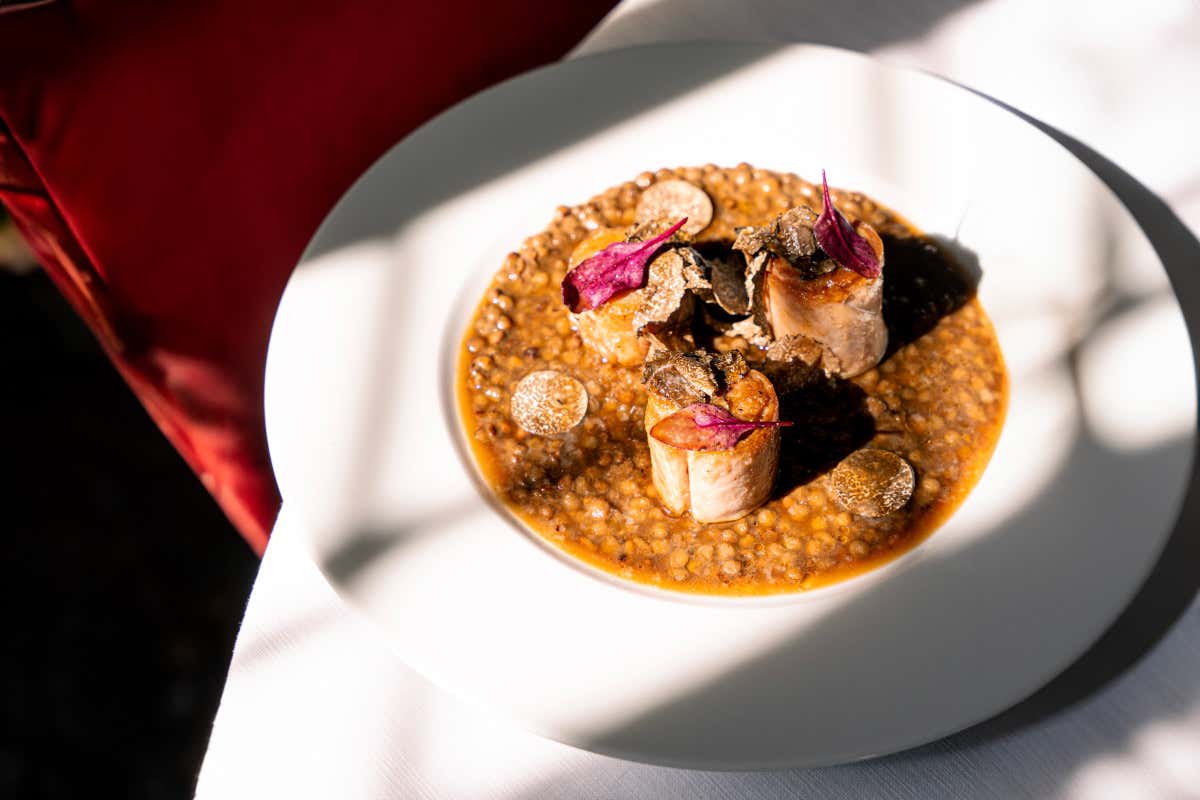 Pane caldo e pochi tavoli: siamo al ristorante Vecchio Ponte di ...