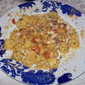 Ruote pazze con ceci e palamita - Italia a Tavola